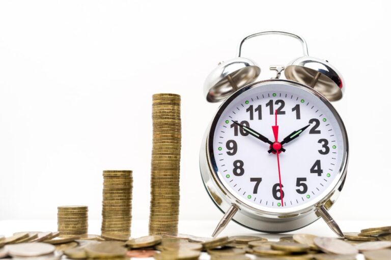 Why Should Women Start Investing? Women Investment Decisions Why Should Women Start Investing? Women Investment Decisions